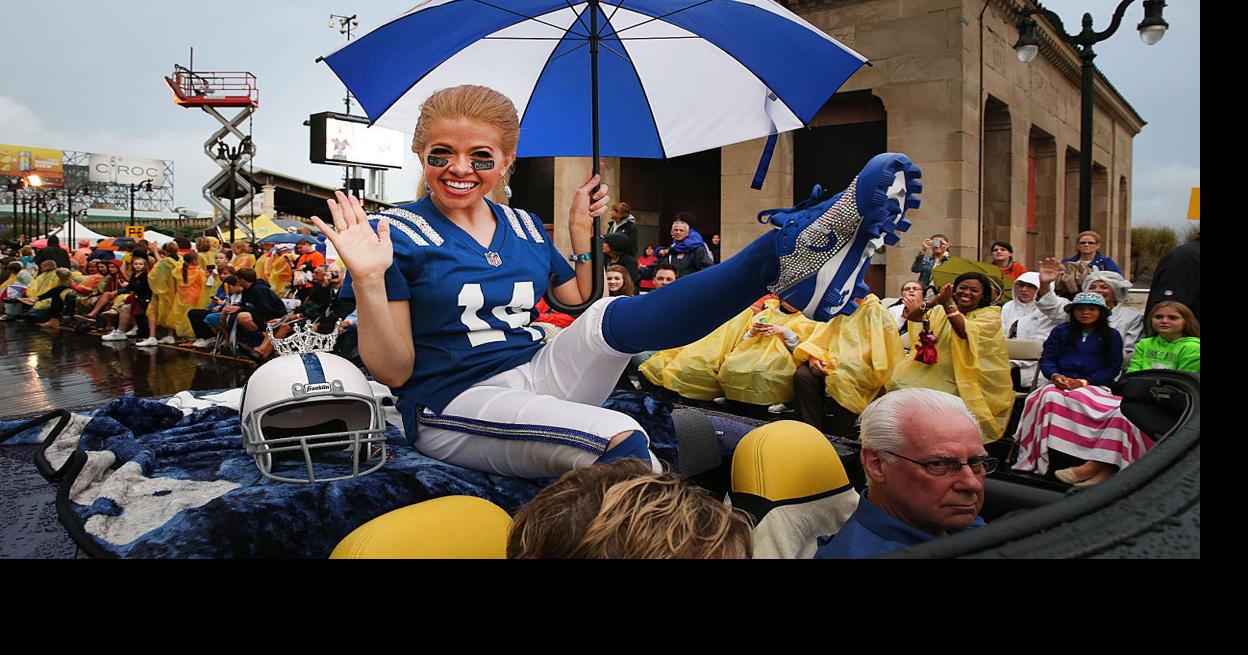 Rain gives way to rainbow for Miss America parade