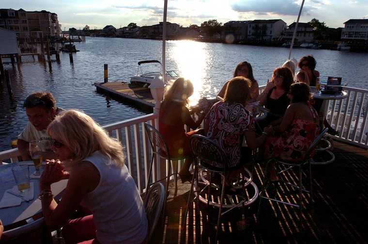 Review: Wonder Bar is perfect spot for sunset, drinks and delicious food