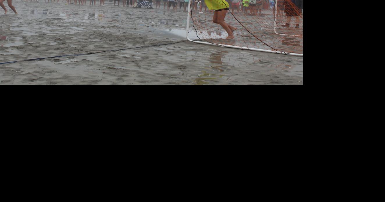 Thousands brave rain at Cape Express Beach Blast in Wildwood