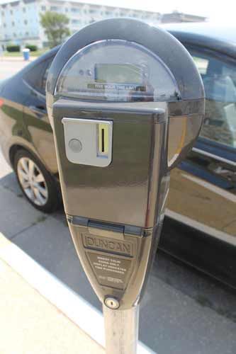 Credit card option eyed for Crest parking meters