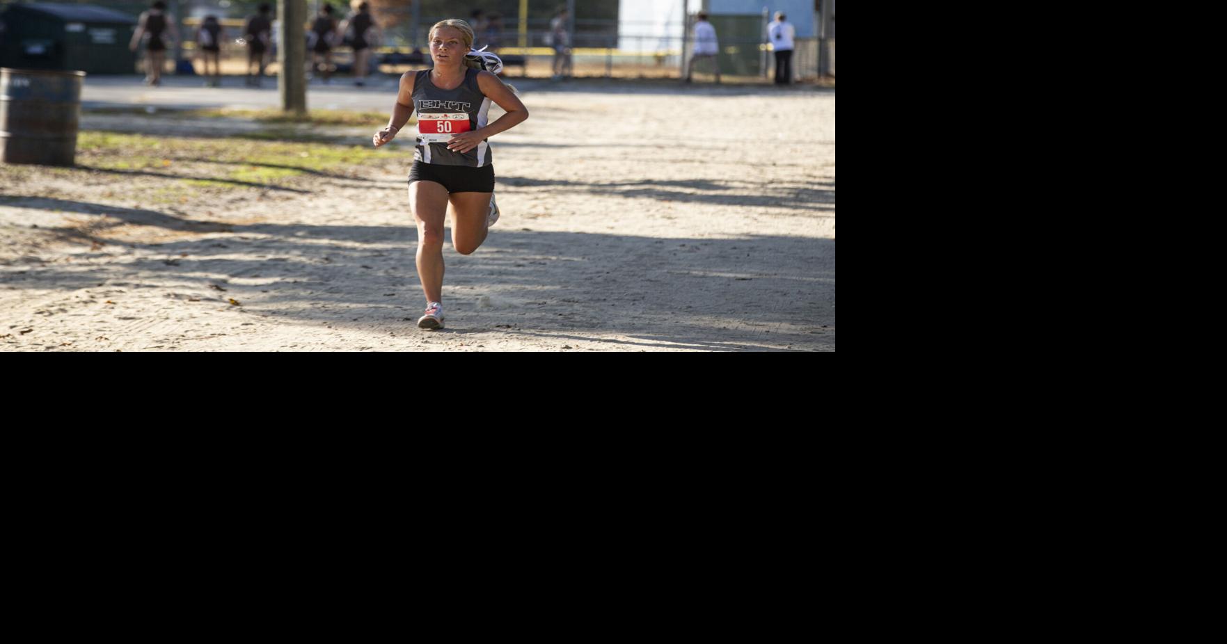 Two EHT runners to continue their athletic careers at D-I schools