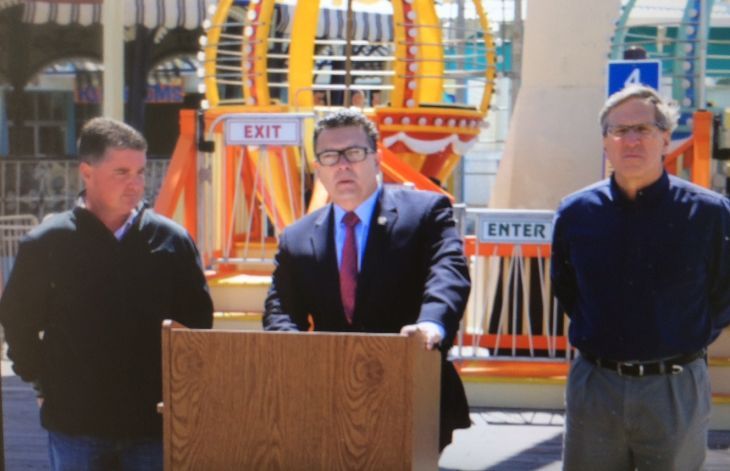 Assemblyman tells Wildwood audience bill would save seasonal jobs