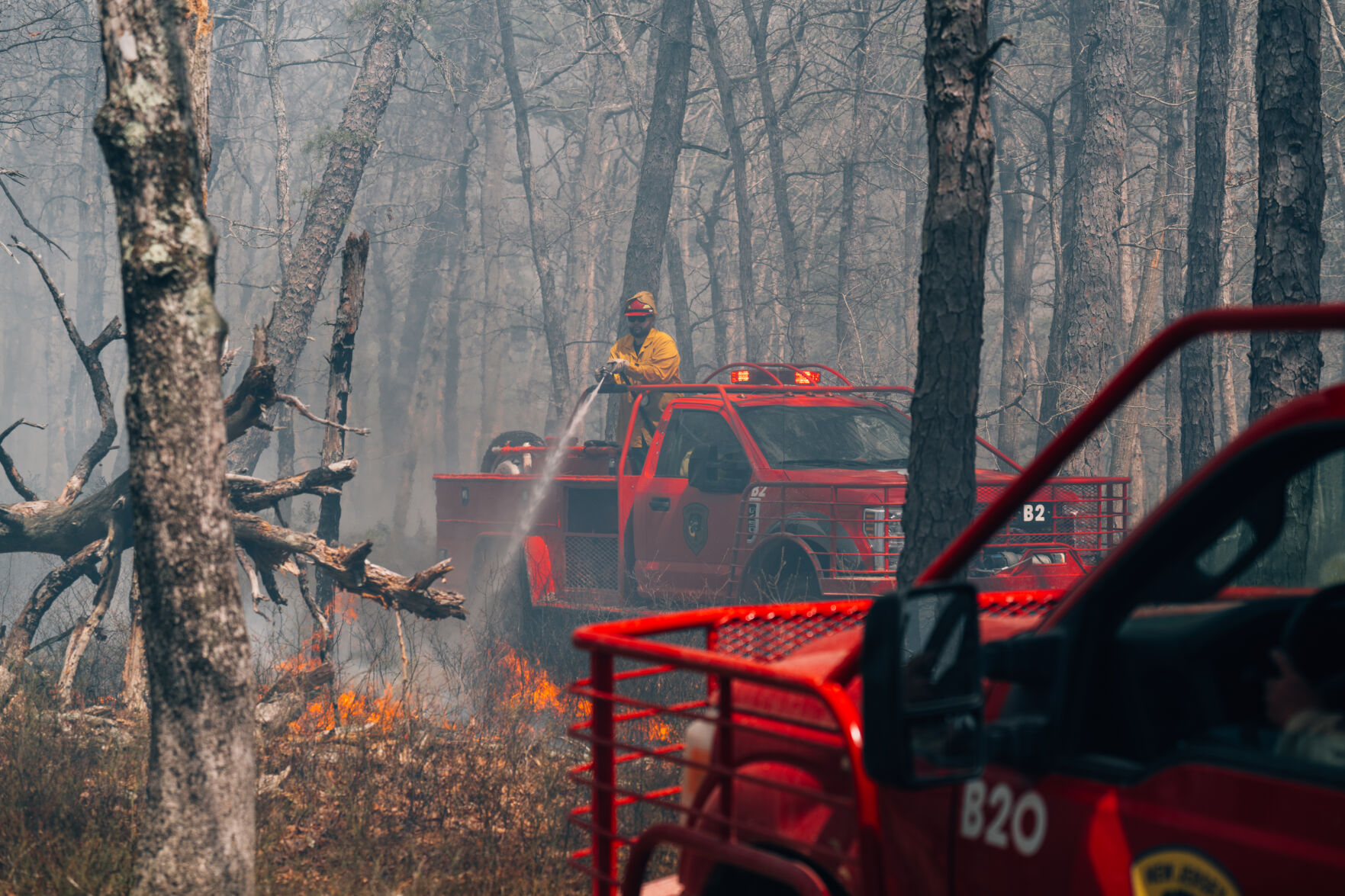 Pinelands fire forced 5,000 to flee, but no one is hurt