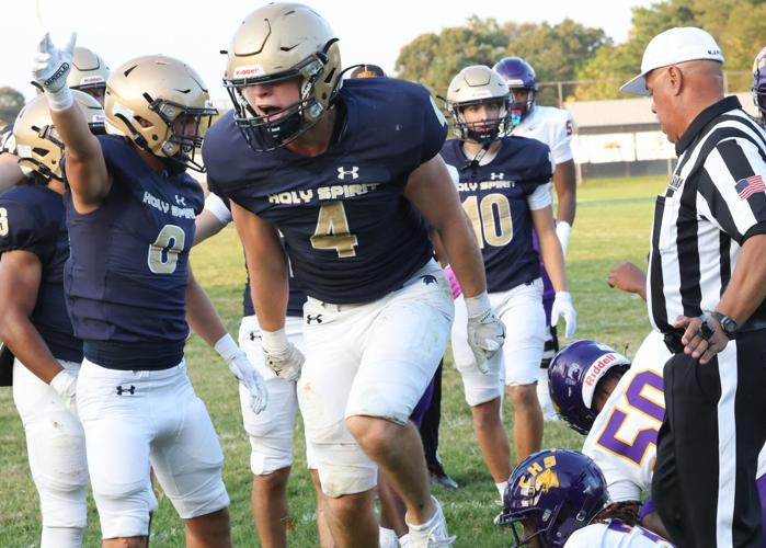 Camden scored 28 straight points to beat Holy Spirit 28-14