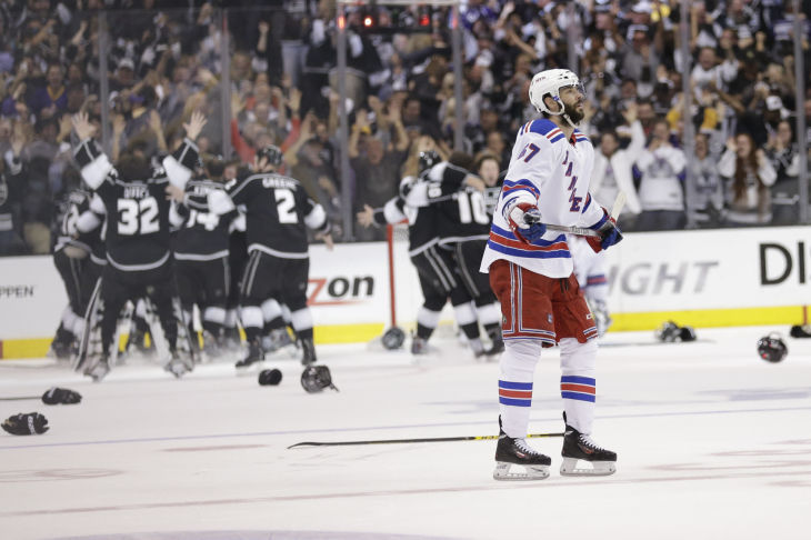 Double-overtime victory gives Kings second Stanley Cup in three years
