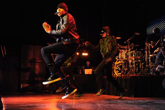 Solid Chris Brown CD still can't escape cloud