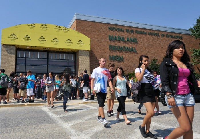 Students, still mourning four classmates, return to Mainland Regional ...