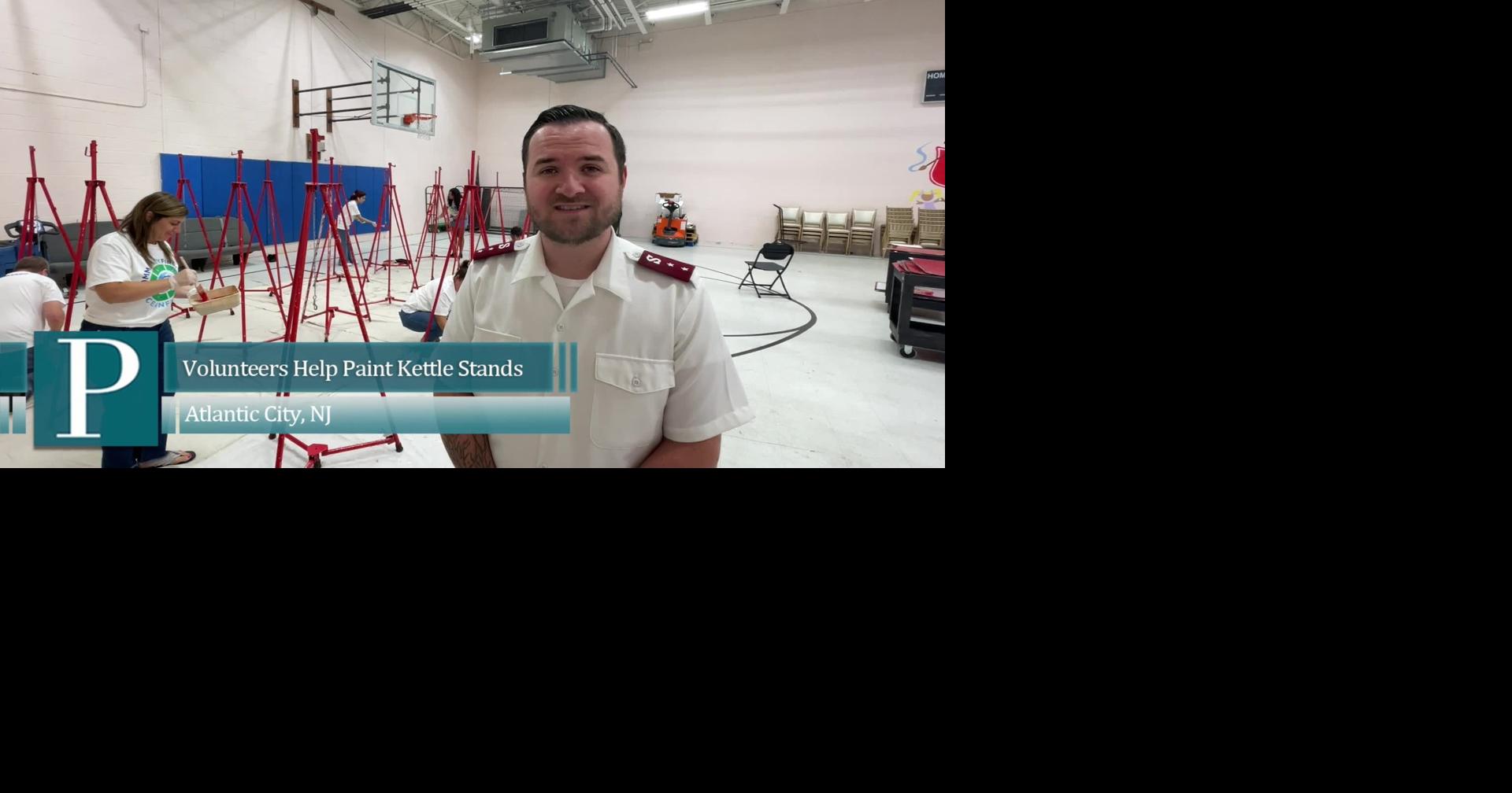 Volunteers Help at Salvation Army