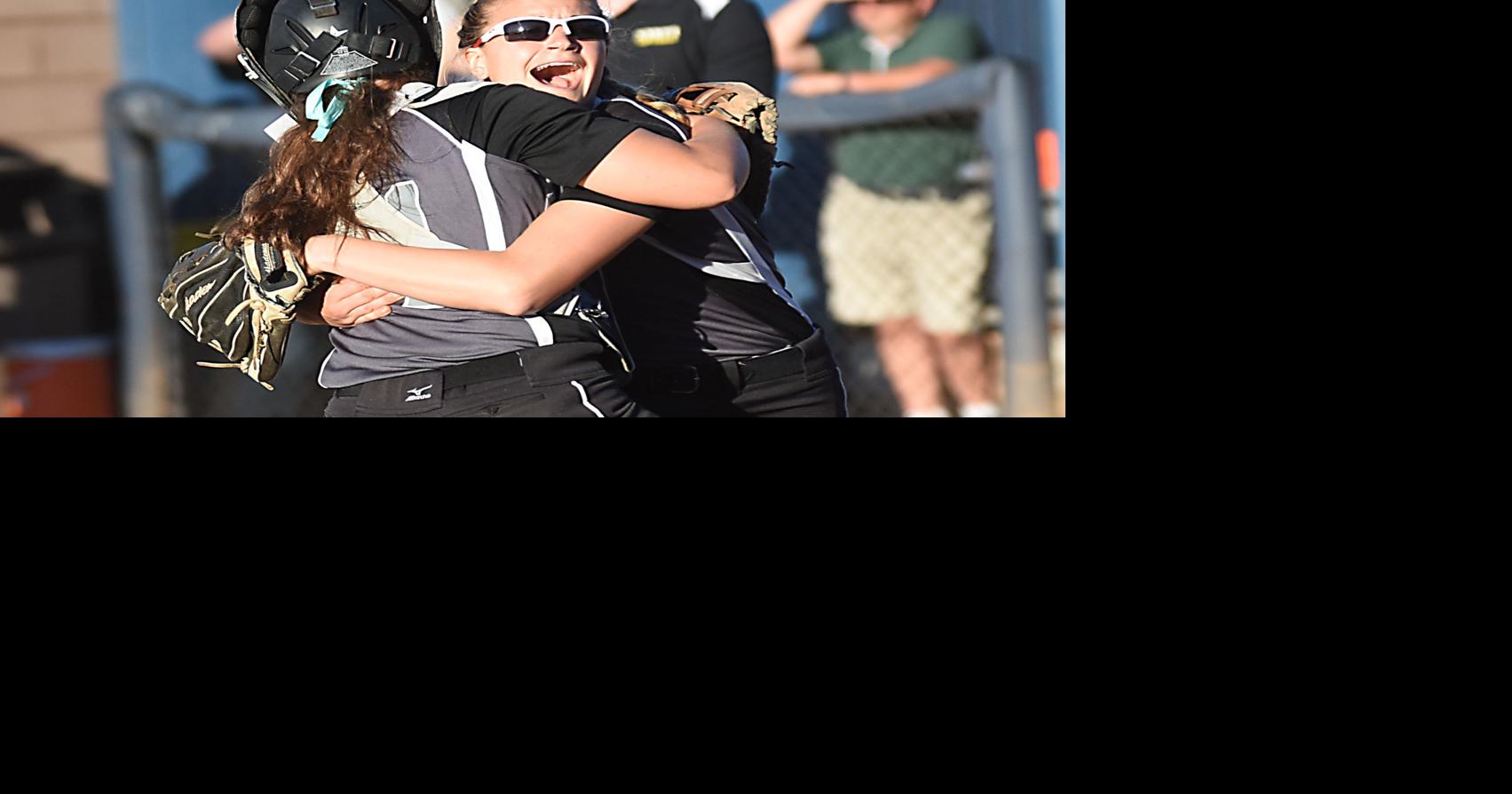 2017 EHT softball team unites a township once again: McGarry