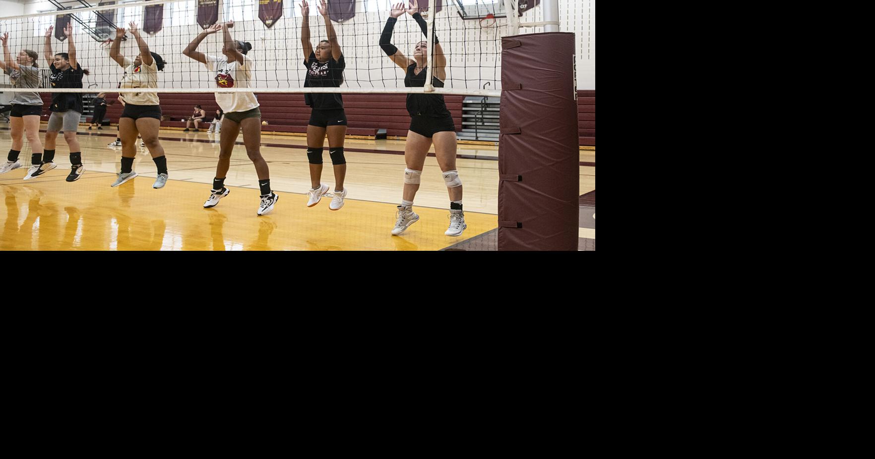 PHOTOS ACIT girls volleyball practice