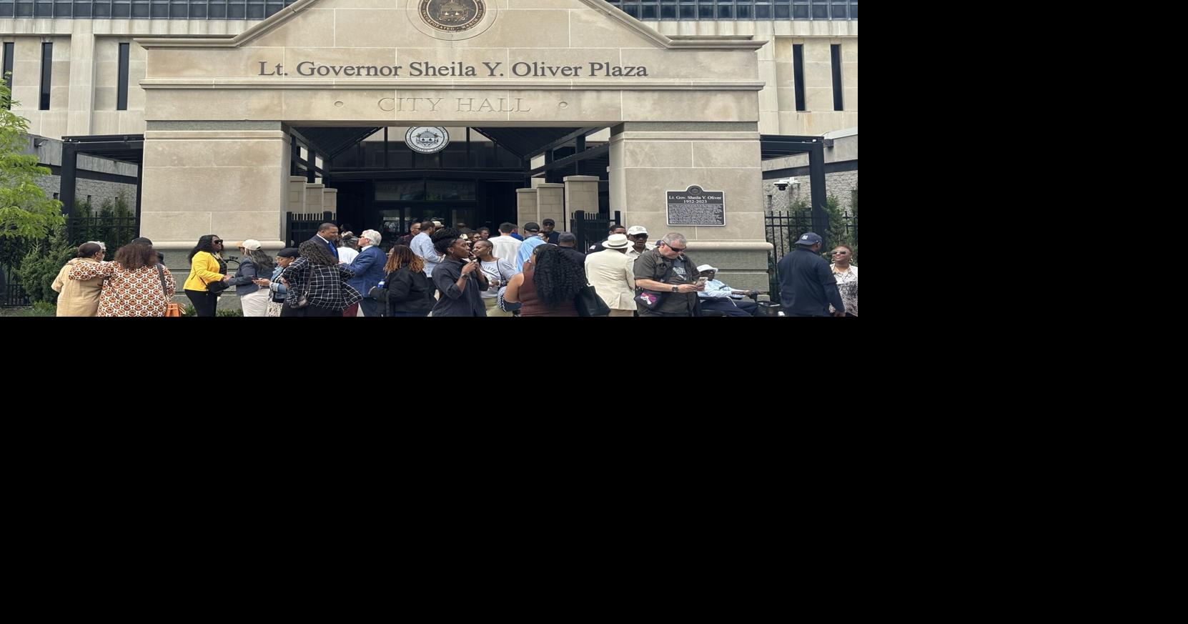 New Atlantic City Hall courtyard opens, dedicated to Oliver