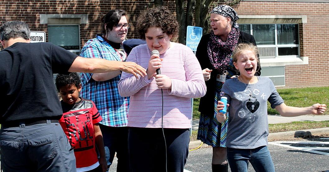 Hundreds of kids blow thousands of bubbles for autism in Cape May Court ...