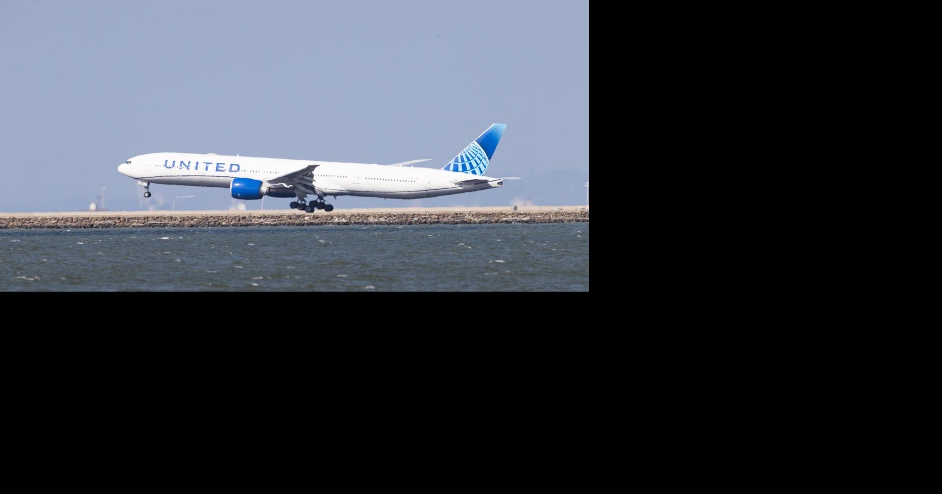 United Airlines tweaking app to add rebooking, vouchers