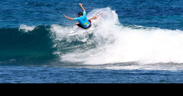 Rob Kelly and Dean Randazzo advance in Puerto Rico surfing contest