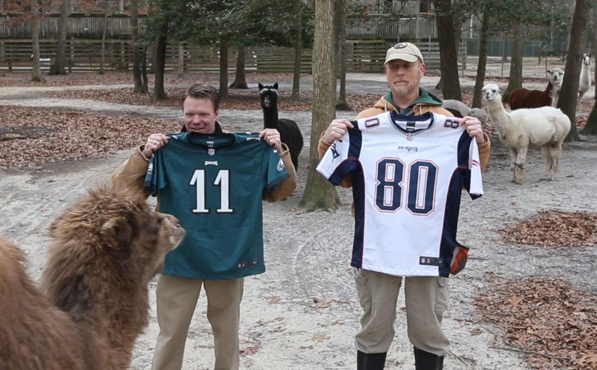 Six Eagles under one roof sign autographs for excited fans: The latest ...