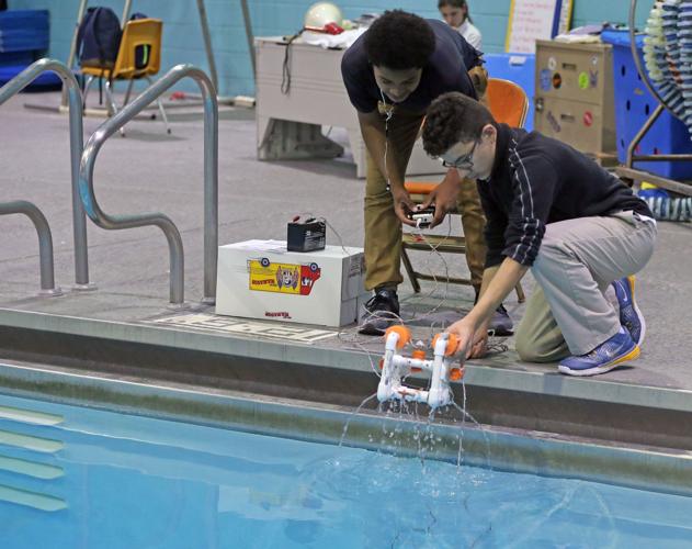 Underwater robots turn science into a competitive sport