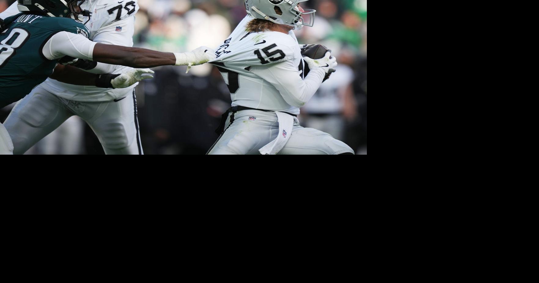 Jalen Hurts throws 3 TDs as Eagles snap 3-game losing streak