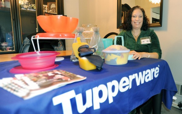 Unemployed find relief in ... Tupperware? Home selling thrives in recession