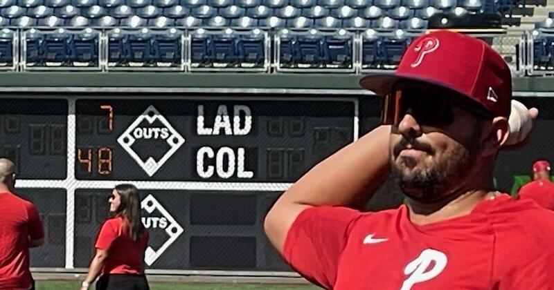 Darick Hall returns to the Phillies