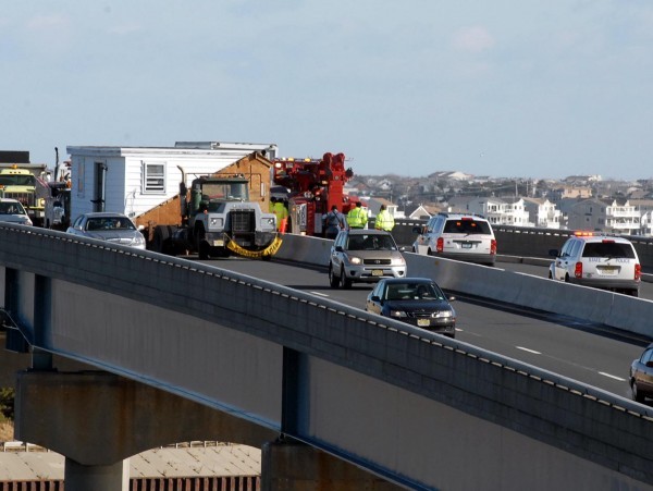 House move goes awry, ties up traffic on Brigantine Bridge