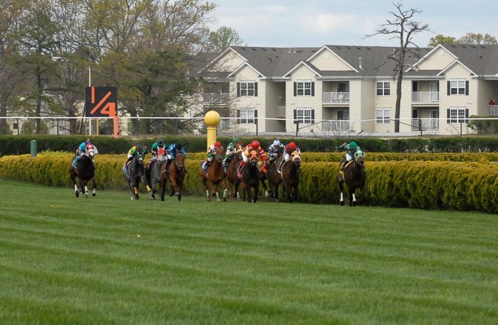 Atlantic City Race Course opens to crowd of 7,233 | Atlantic City ...