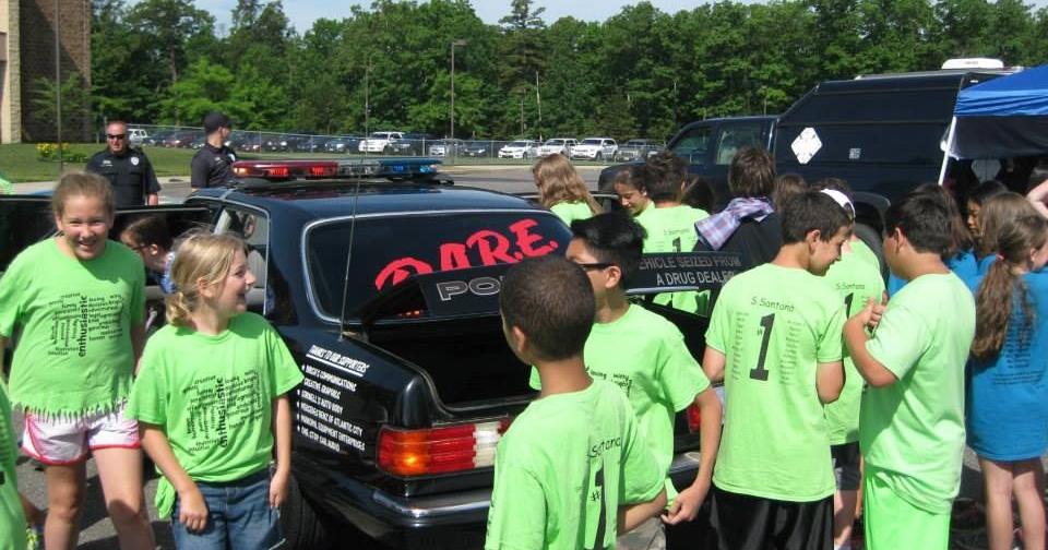 Miller students take pledge to stay drug-free at annual DARE day