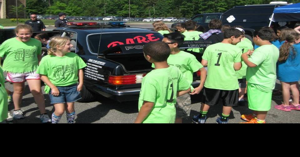 Miller students take pledge to stay drug-free at annual DARE day