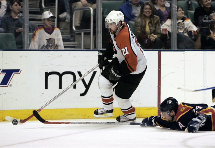 Former Flyer Peter Forsberg among six selected to Hockey Hall of Fame