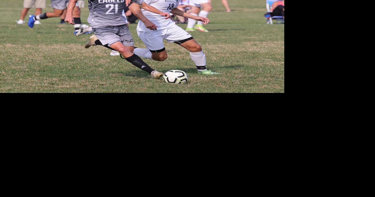 EHT boys soccer confident, ready to defend CAL title