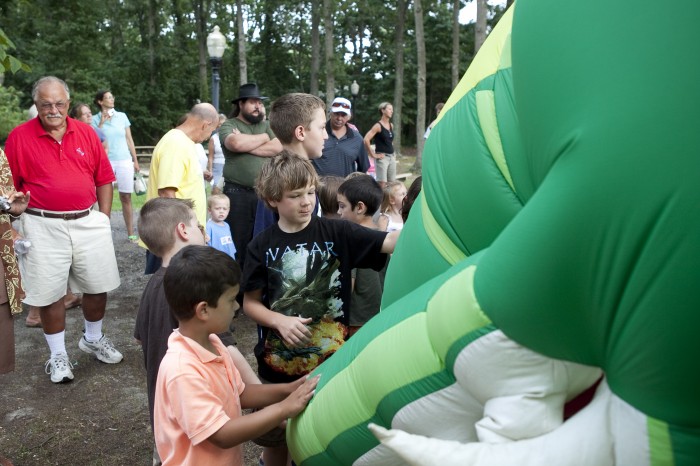Dinoman brings hands-on look at dinosaurs to Absecon