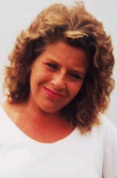 Trivelis, Robin (Nee Tobin)