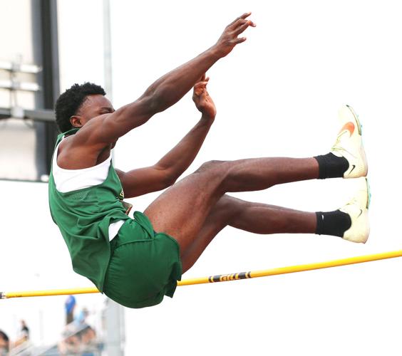 Track: Big finishes for Isabel, McArthur in last state treck meet ...