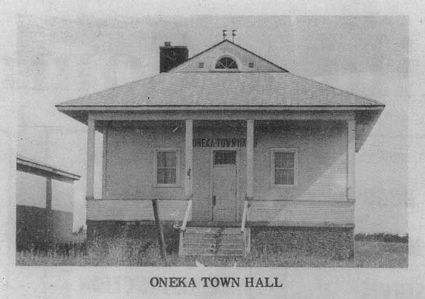 Hugo seeks ‘champion’ for Hopkins Schoolhouse’s future | News ...
