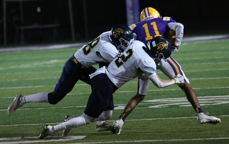 Football: Zephyrs top Raiders 33-17 on Bohmert's 5 touchdowns | Local ...