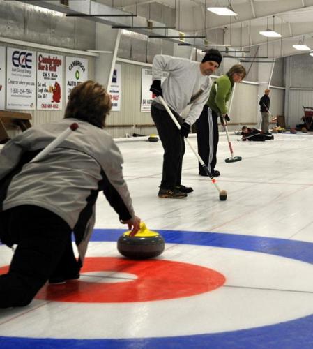 Cambridge Curling Club marks 35 years | | presspubs.com