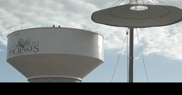Lino Lakes water tower bowl installed | News | presspubs.com