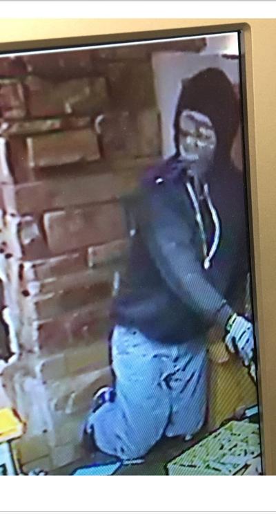 Bank robbery suspects at large, FBI investigating | White Bear ...
