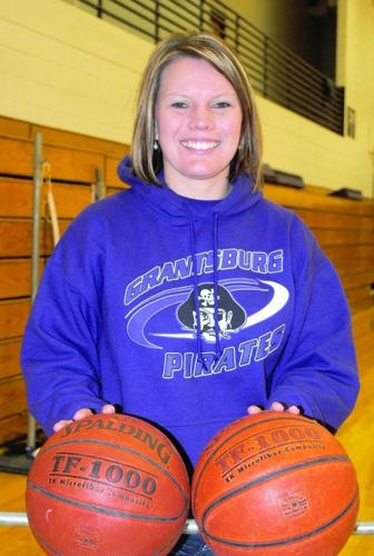 Lady Pirates get their own Hallberg | Sports | presspubs.com