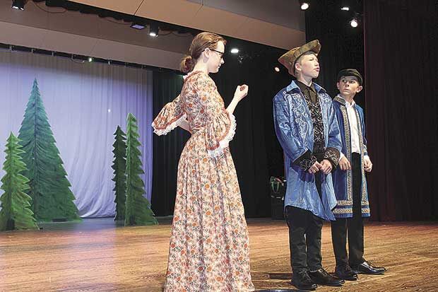 CMS fall play features ‘amazing’ set and props | News | presspubs.com