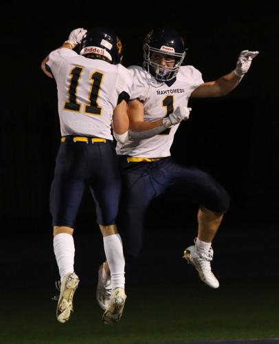 Football: Zephyrs top Raiders 33-17 on Bohmert's 5 touchdowns | Local ...