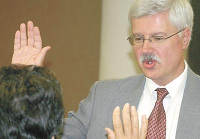 Kutz takes oath as circuit court judge | | presspubs.com