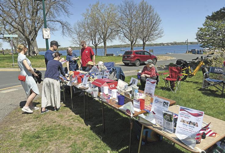 First-time dog walk benefits veterans | White Bear | presspubs.com