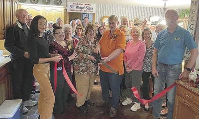 Chamber holds ribbon cutting for new office | News | presspubs.com