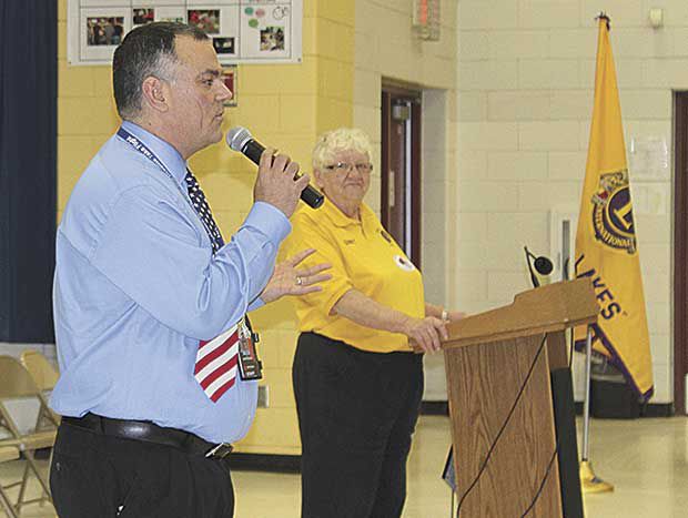 Blue Heron Elementary honors Veterans | Quad | presspubs.com