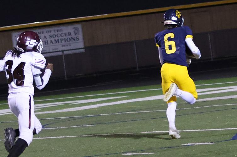 Football: Zephyrs cap 7-1 regular season with. 42-7 win over Packers ...