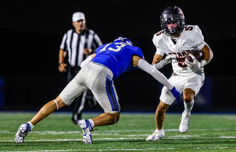 Football: Minnetonka downs Bears 38-7 in opener | Local | presspubs.com