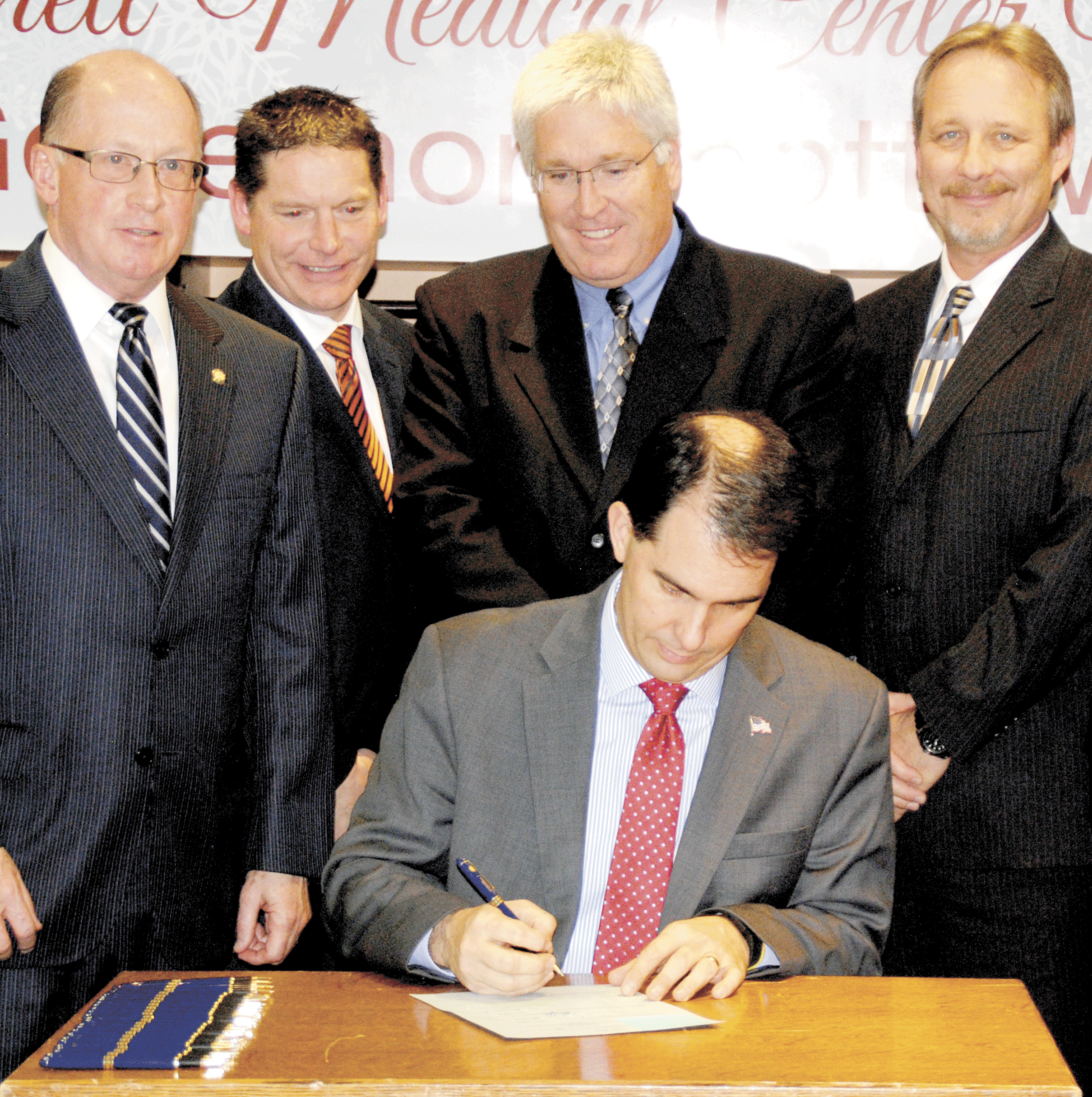Signing the Interstate Medical Licensure Compact | News | presspubs.com