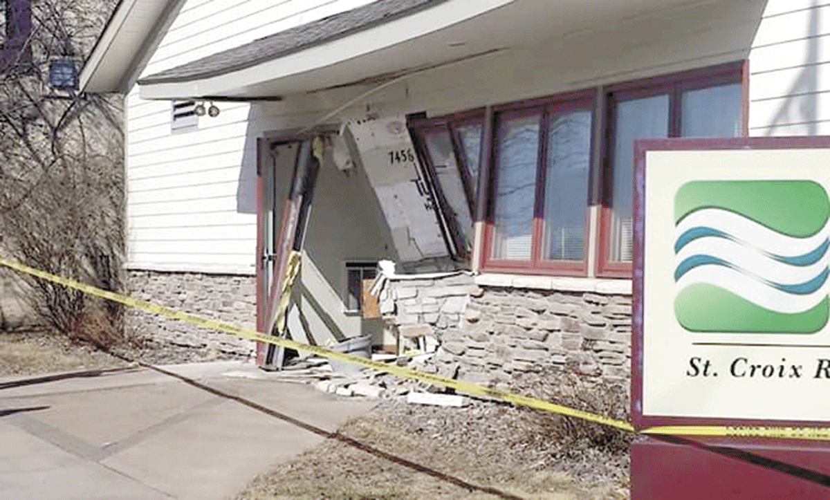 Car jumps curb, crashes into building | News | presspubs.com