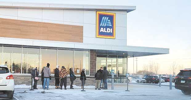 Aldi grocery store officially opens | Quad | presspubs.com