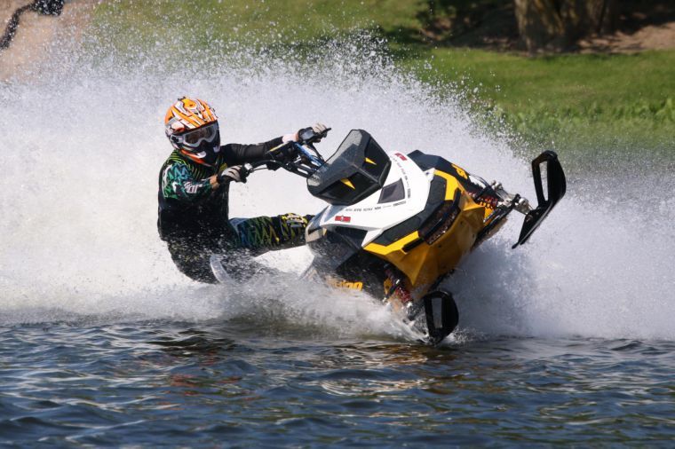 Watercross drives on water | News | presspubs.com